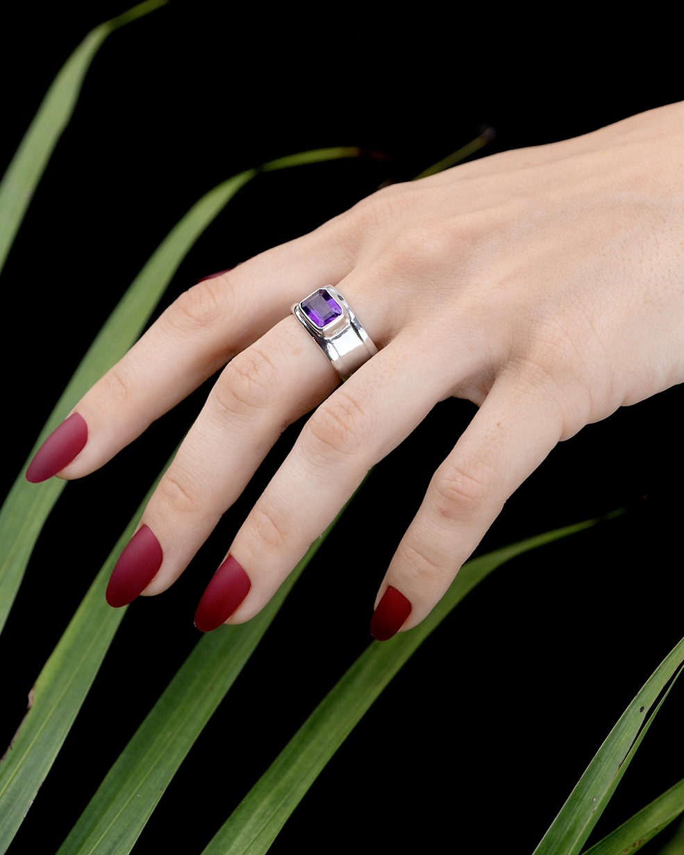 Sapphire Antique Band Ring | Alex Streeter